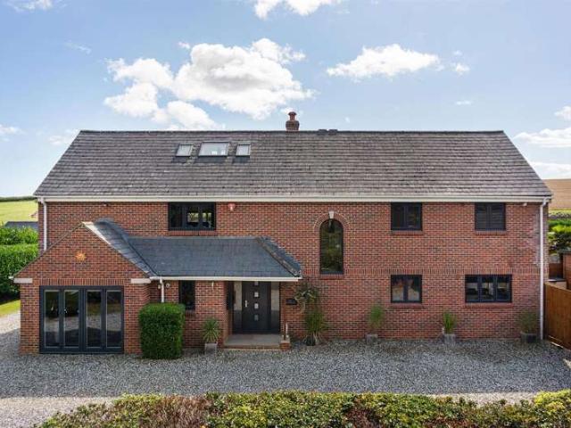 4 Bedroom Detached House