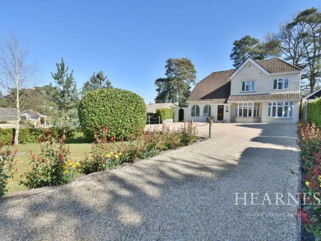 4 Bedroom Detached House