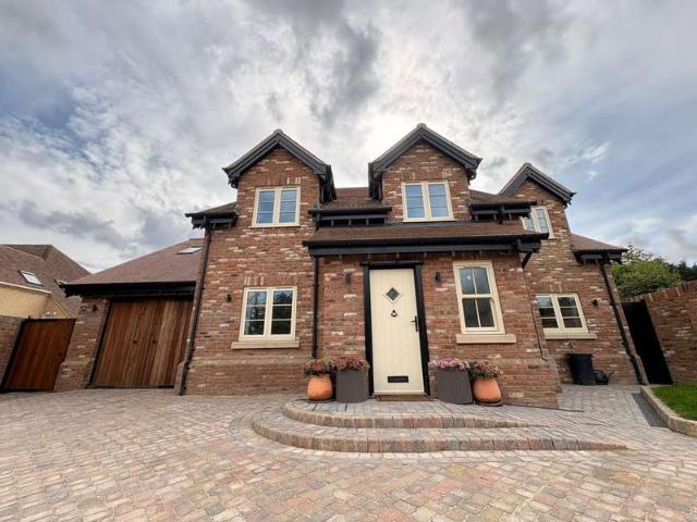 4 Bedroom Detached House