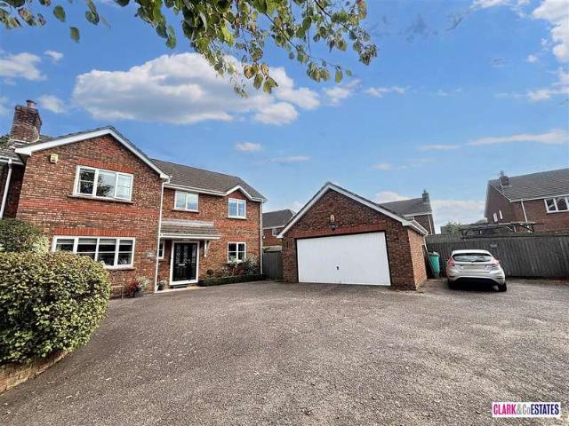 4 Bedroom Detached House