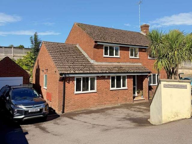 4 Bedroom Detached House