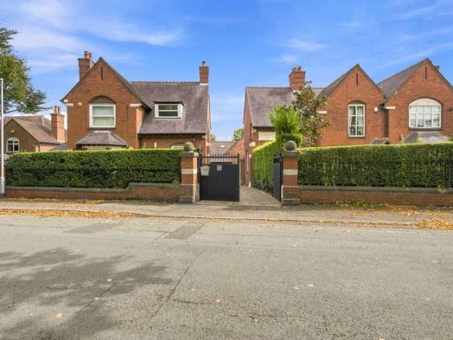 4 Bedroom Detached House