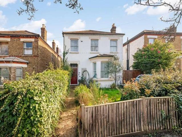 4 Bedroom Detached House
