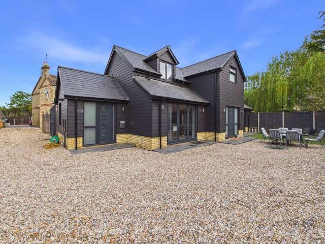 3 Bedroom Detached House
