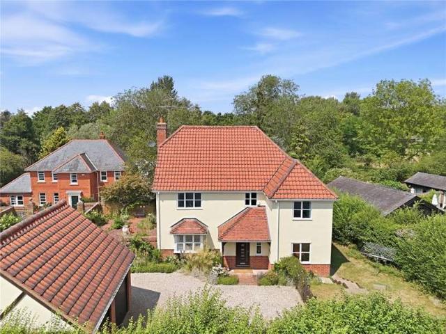 4 Bedroom Detached House
