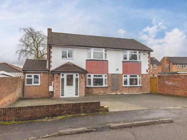 4 Bedroom Detached House