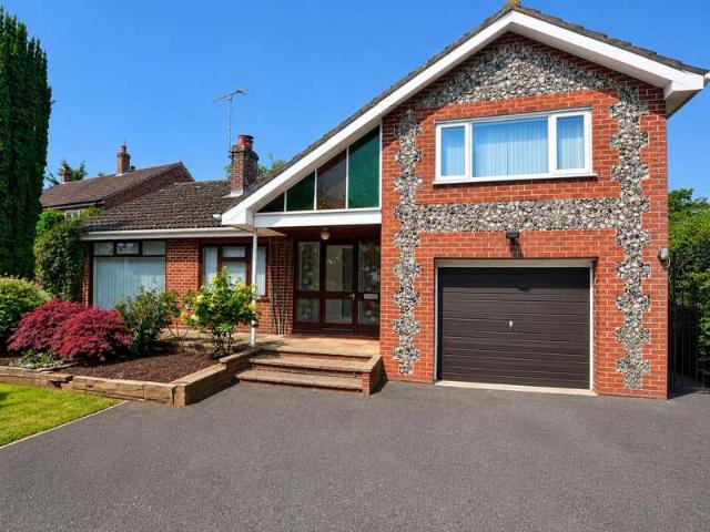 4 Bedroom Detached House