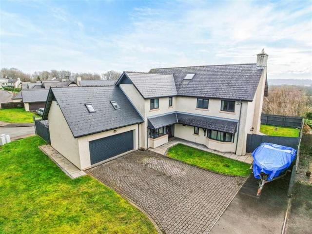4 Bedroom Detached House
