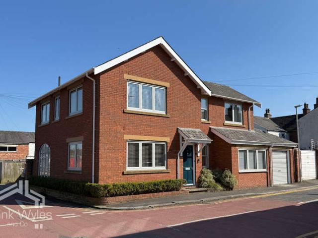 4 Bedroom Detached House
