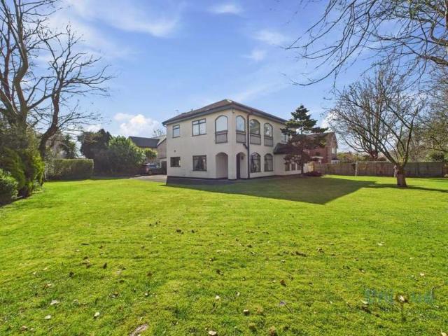 4 Bedroom Detached House