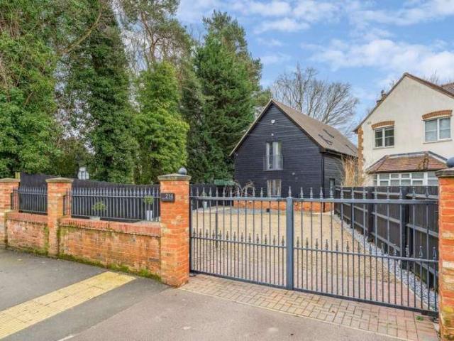 4 Bedroom Detached House