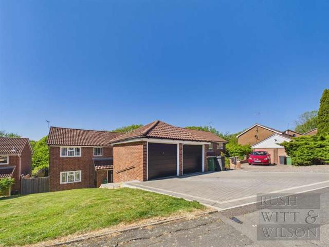 4 Bedroom Detached House