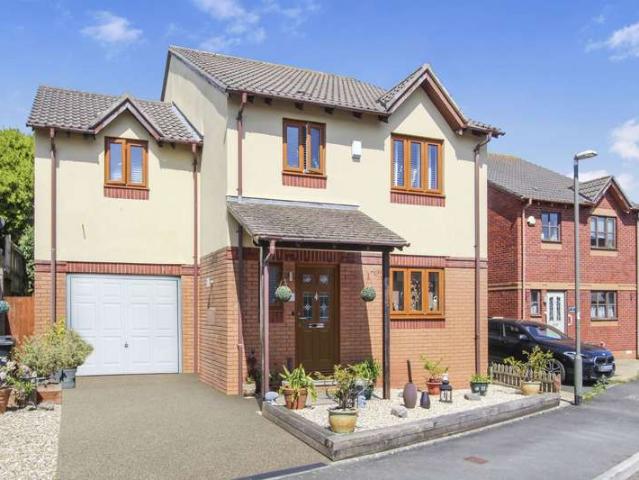 4 Bedroom Detached House