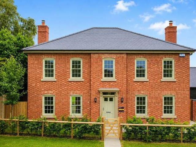 4 Bedroom Detached House