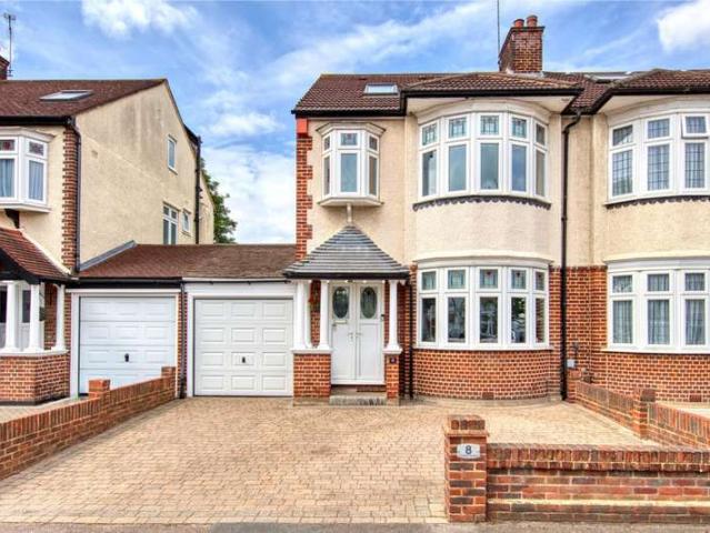 4 Bedroom Detached House