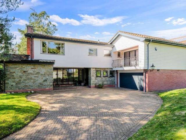 4 Bedroom Detached House