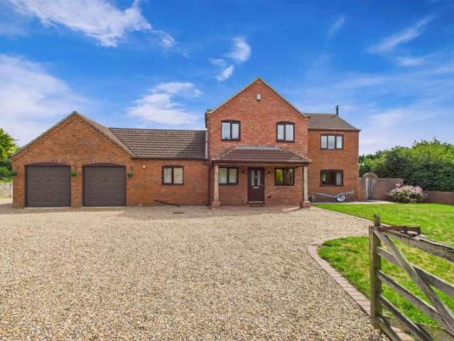 4 Bedroom Detached House
