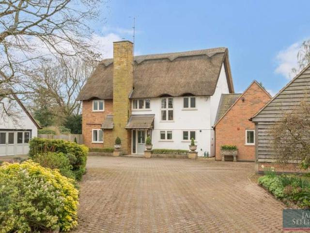 4 Bedroom Detached House