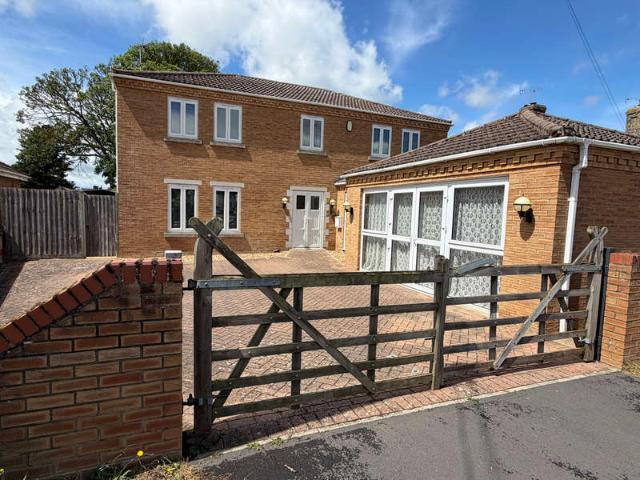 4 Bedroom Detached House