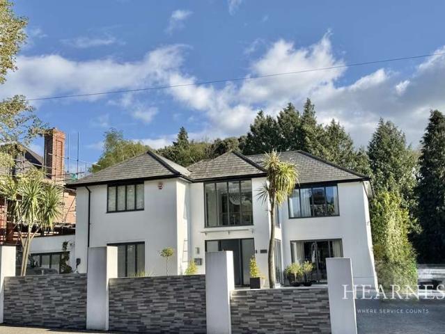 4 Bedroom Detached House