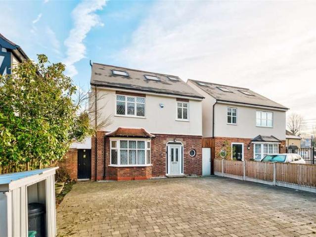 4 Bedroom Detached House