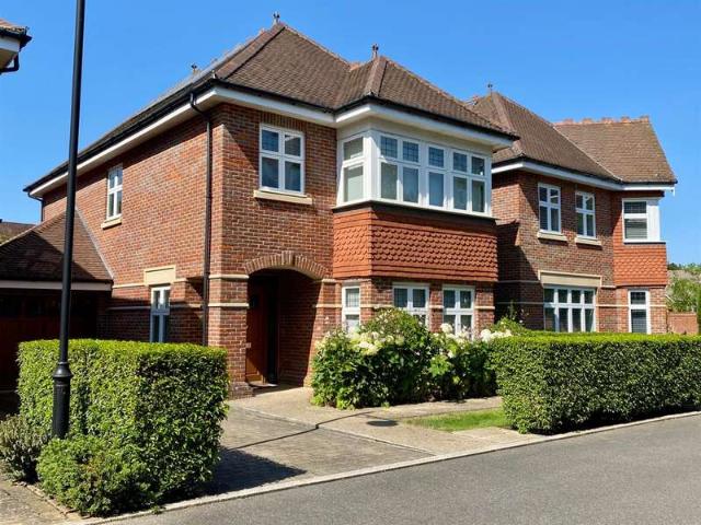 4 Bedroom Detached House