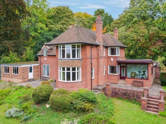 4 Bedroom Detached House