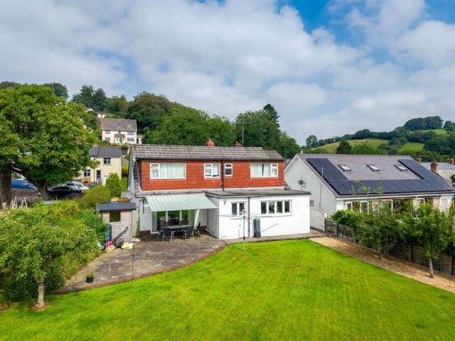 4 Bedroom Detached House