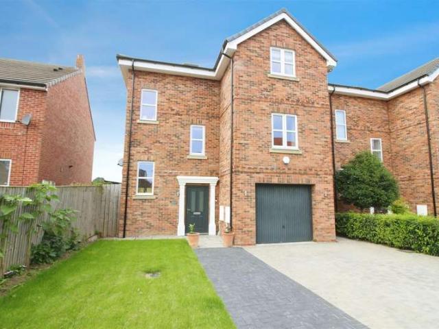 4 Bedroom Detached House