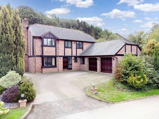 4 Bedroom Detached House