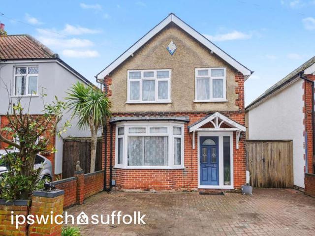 4 Bedroom Detached House