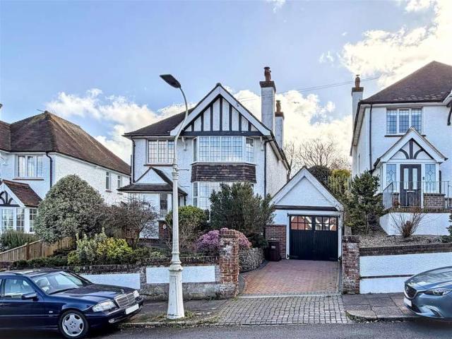 4 Bedroom Detached House