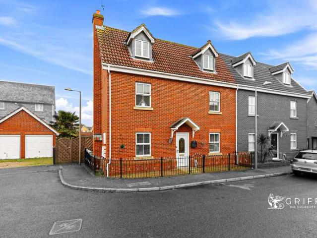 4 Bedroom Detached House