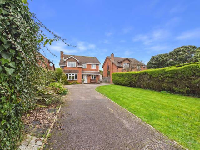 4 Bedroom Detached House