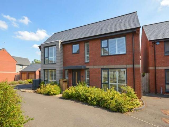 4 Bedroom Detached House