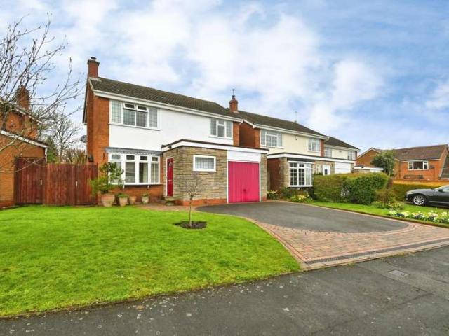 4 Bedroom Detached House