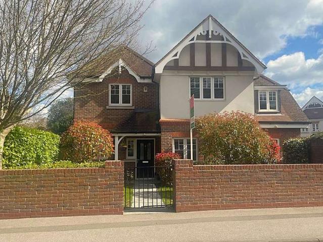 4 Bedroom Detached House