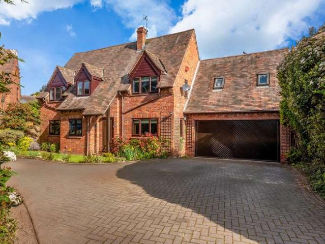 4 Bedroom Detached House