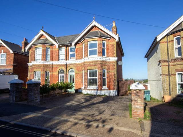 4 Bedroom Semi Detached House