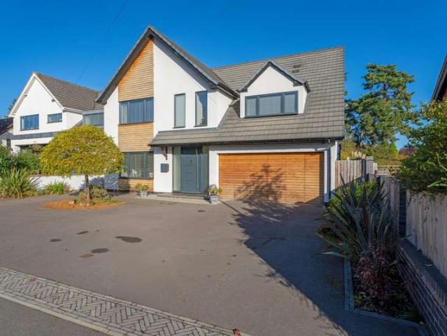4 Bedroom Detached House