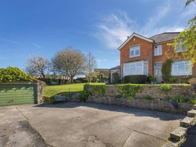4 Bedroom Detached House