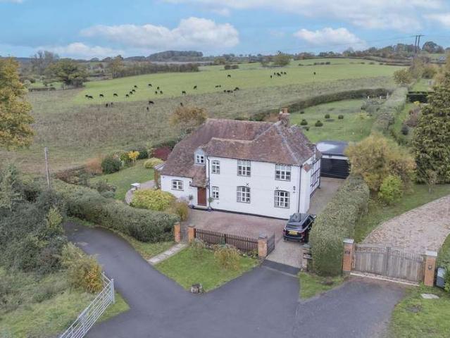 4 Bedroom Detached House