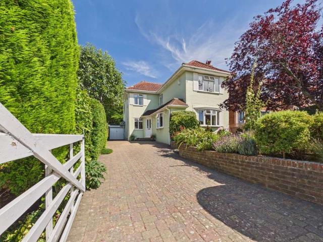 4 Bedroom Detached House