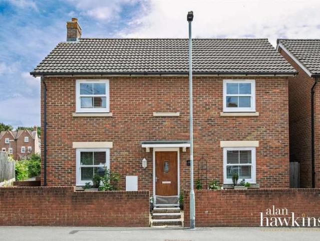 4 Bedroom Detached House