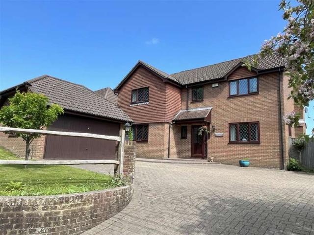 4 Bedroom Detached House
