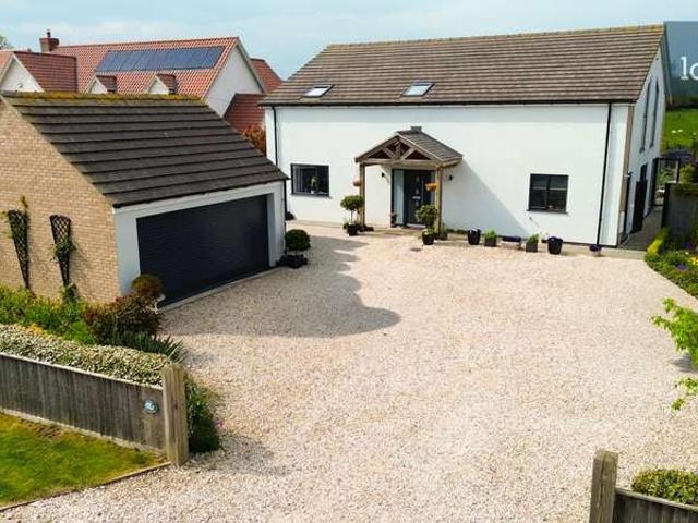 4 Bedroom Detached House