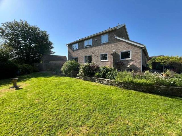 4 Bedroom Detached House