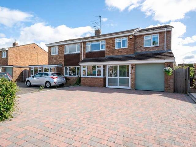 4 Bedroom Detached House
