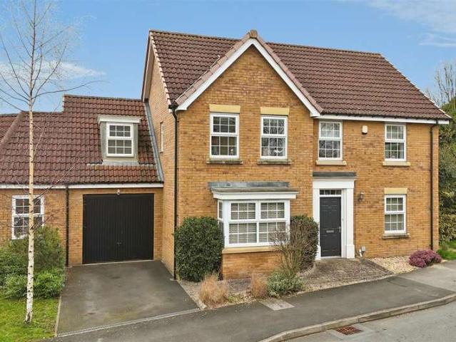 4 Bedroom Link Detached House