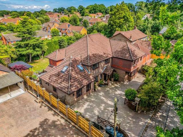 4 Bedroom Detached House